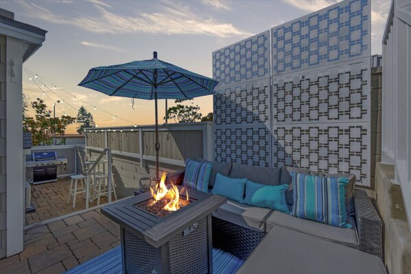 Ocean Views! Detached Villa By Victoria Beach - Dana Point, CA
