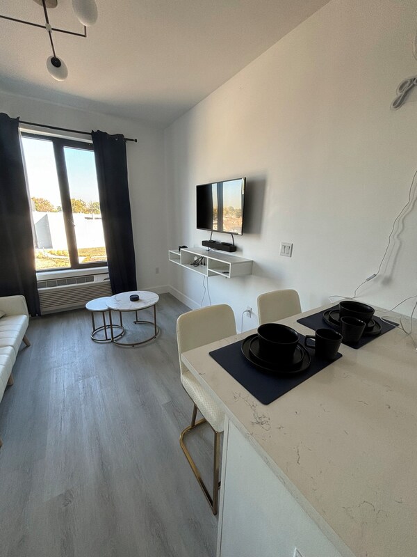 Cozy Apartment In Lovely Elizabeth With Wifi, Fitness Room, Ac - Staten Island