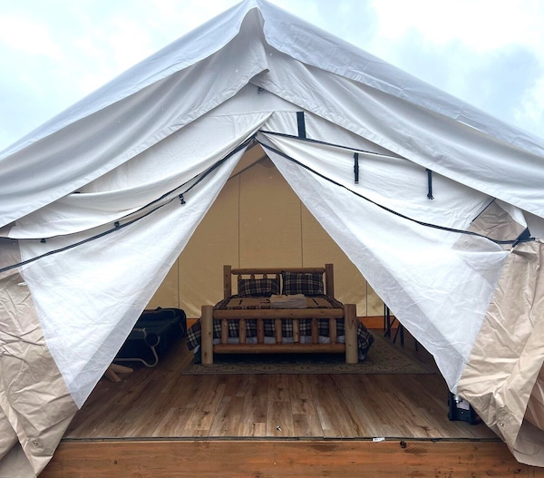 Cozy Glamour Mountain-view Tent - Alaska