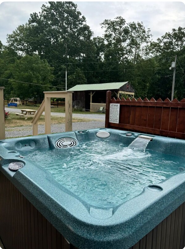Charming 3-bedroom 5 Bed Cabin With Wifi In Scenic Seneca Rocks - Seneca Rocks, WV
