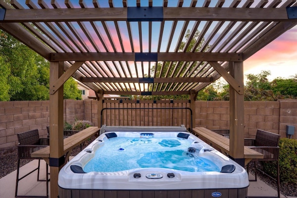 Sport Court Pool Hot Tub Pool Table Fire Pit Games - Glendale, AZ