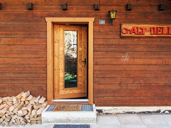 Wunderbares Alleinstehendes Ferienhaus Mit  W-lan, Terrasse, Haustiere Erlaubt Und Parkplatz - Nendaz