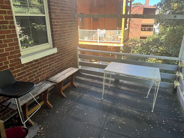 Spacious 3 Bedroom Porter Square Apartment, 1 Mile From Harvard, Lesley & Tuffs. - Waltham, MA