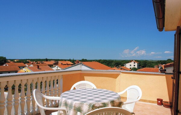 Cozy Apartment In Pula With Wifi - Fažana