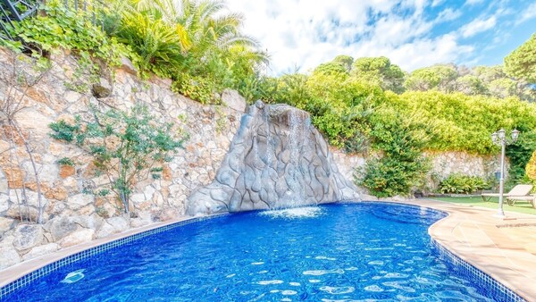 Villa "Costacabana - Alba" Con Piscina Privada, Terraza Privada Y Wi-fi - Tossa de Mar