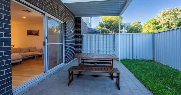 Modern Townhouse, Close To Beach - McLaren Vale