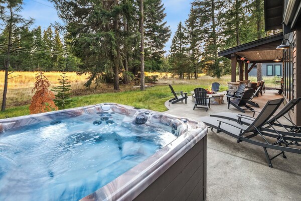 Spacious And Elegant 6br Retreat! Slps 19*game Room*hot Tub*fire Pit & More! - State of Washington