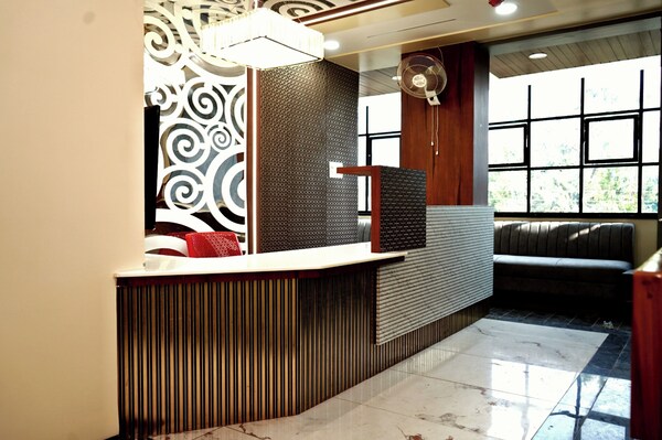 Cool Hotel With Ac In Madhya Pradesh - Tirupati
