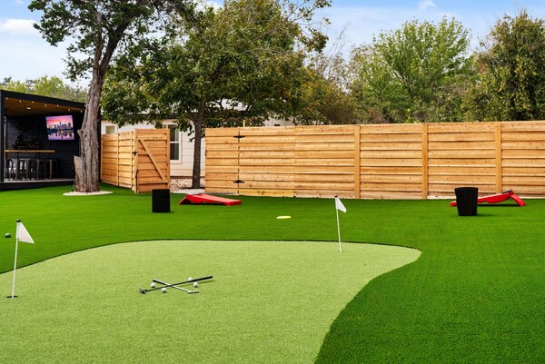 La Mariposa ~ Grand Oasis Big Luxury Home - Austin, TX