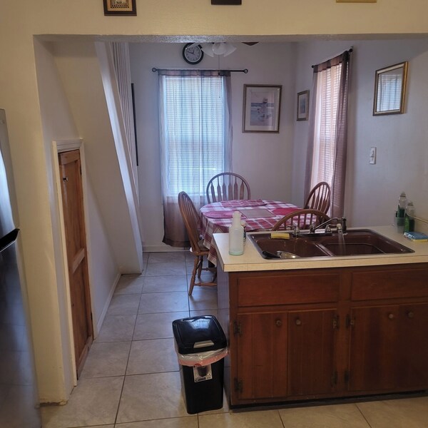 Charming 2-bedroom House With Ac, Wifi In Clementon Nj - New Jersey