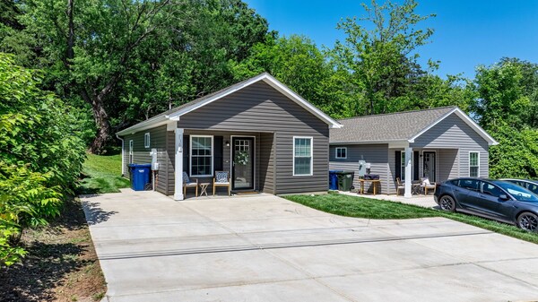 Lovely 2 Bedroom House In Hickory - Hickory, NC