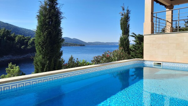Luxuriöse Neue Villa Am Meer, Parkplatz Auf Dem Grundstück, Privater Pool, - Korčula