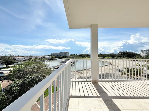 Sumptuous 3 Bedroom Apartment - Playa Blanca