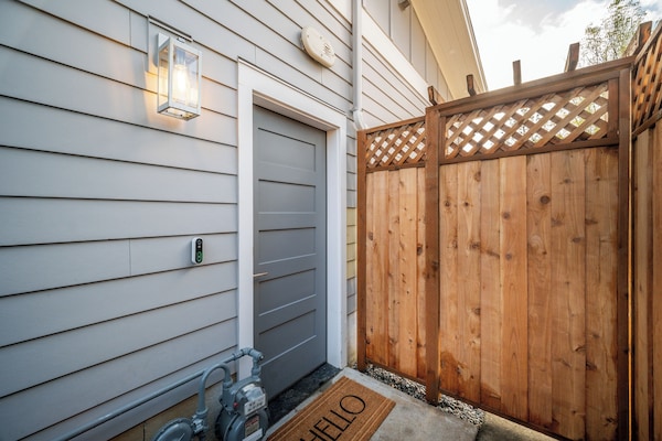 Book 7 Nites And Get A Discount 1 Bedroom Private Suite - Gresham, OR