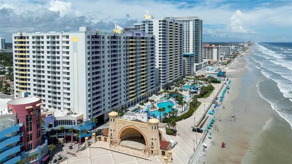 Luxury 21st Floor 3 Br Condo Direct Oceanfront Wyndham Ocean Walk Resort Daytona Beach | 2122 - Daytona Beach, FL