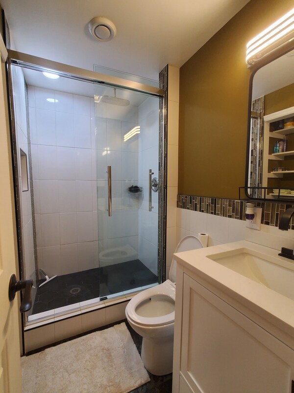 Cozy Private Basement Suite In Spartanburg - Spartanburg, SC