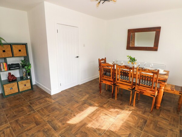 Tegfan, Family Friendly, With Hot Tub In Bridgend - Bridgend