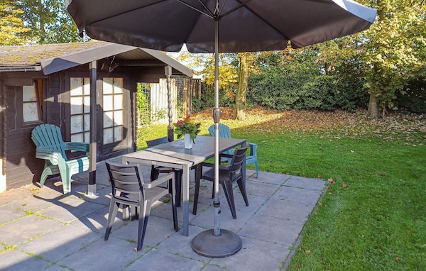 Pet Friendly Home In Heinkenszand - Zeeland