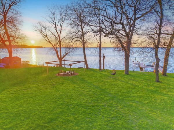 Lakeside Lux Of Oshkosh- Lake/games/10beds/luxury - Oshkosh, WI