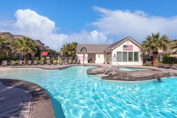 Freedom Village 549|smart Tv, Private Balcony, Resort Amenities And More! - St. George, USA