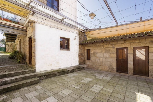 Room 'Casa Do Caldas - Suite 1' With Shared Pool, Shared Terrace And Wi-fi - Labruge
