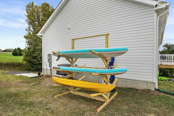 Lake Access W/hot Tub, Game Room,boat Slip, Kayaks & More - Lake Anna, VA