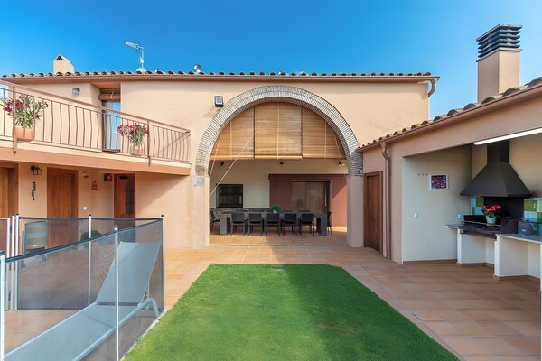 Cottage 'Can Centena' With Private Pool, Wi-fi And Air Conditioning - Empuriabrava