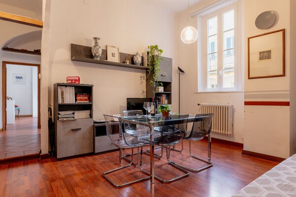 Apartment 'All' Ombra Della Torre Guinigi' With Wi-fi And Air Conditioning - Lucca