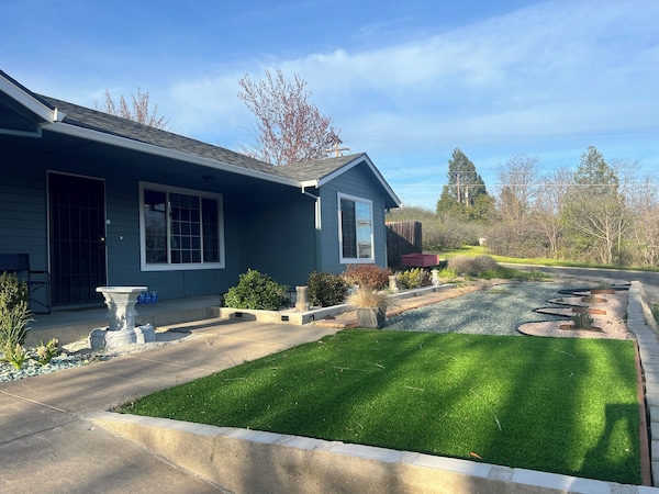3-bedroom House In Quaint Phoenix,or - Phoenix, OR