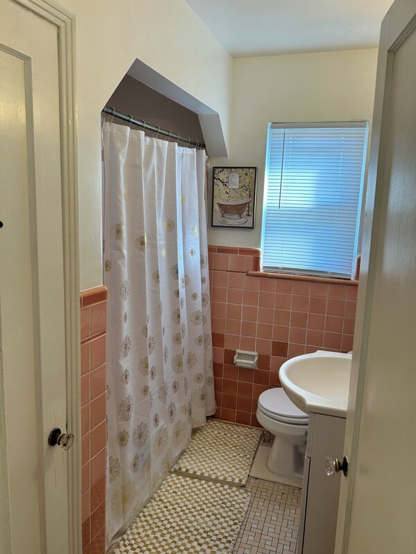 Cozy 2-bedroom Apartment 6 Miles From Downtown, Cincinnati - Harrison, OH