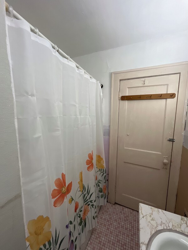 Cozy 1-bedroom Apartment With Wifi, Ac In Charming Niagara Falls - Niagara Falls