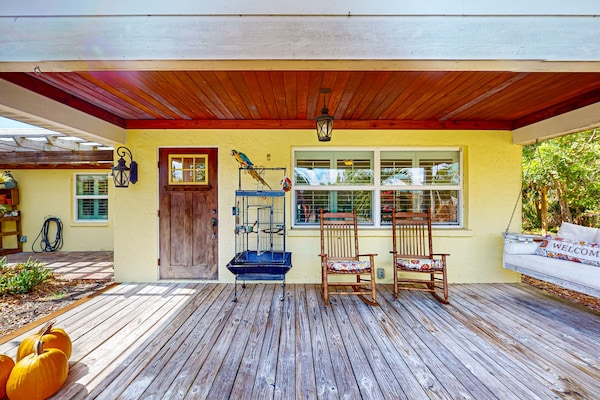 Coastal Home With Private, Heating Optional Pool, Game Room, And Internet - Longboat Key, FL