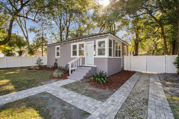 Cozy Bungalow, Fenced Yard, Small Pup Friendly, Bbq, Gazebo, Close To Downtown, Walk To Restaurants - Jacksonville, FL