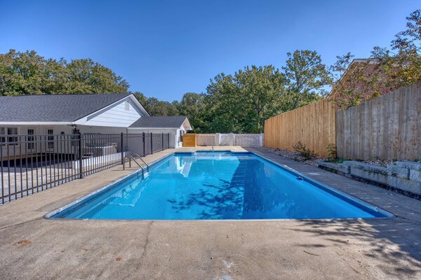 Columbus Oasis: Pool, Hot Tub & Family Fun! - Columbus, GA