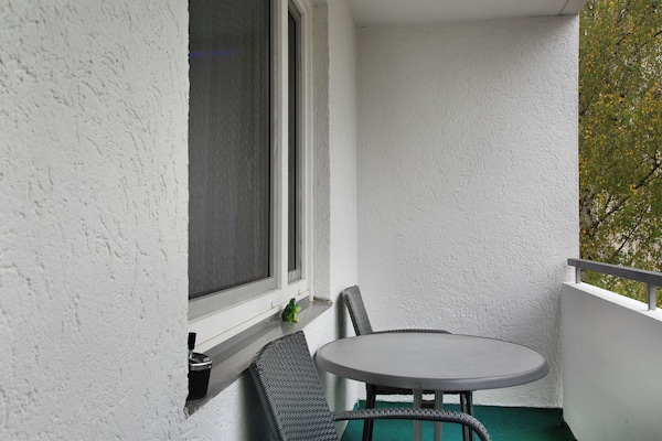 Ferienwohnung 'Modern Apartments Neuburg 3' Mit Parkplatz, Balkon Und Wi-fi - Neuburg an der Donau