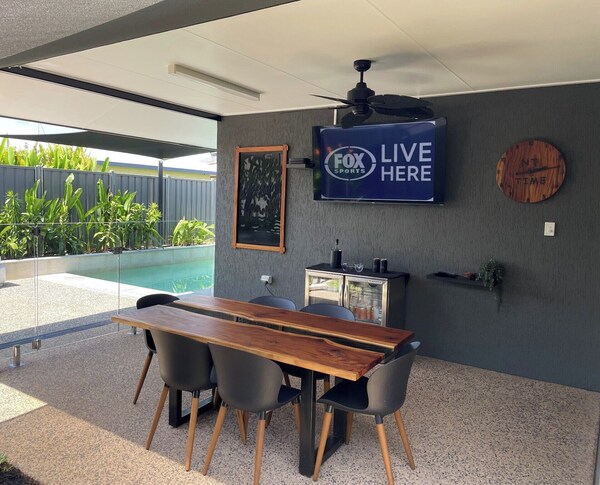 Escape To This Stylish, Fully Airconditioned Home In A Quiet, Leafy Suburb - Humpty Doo