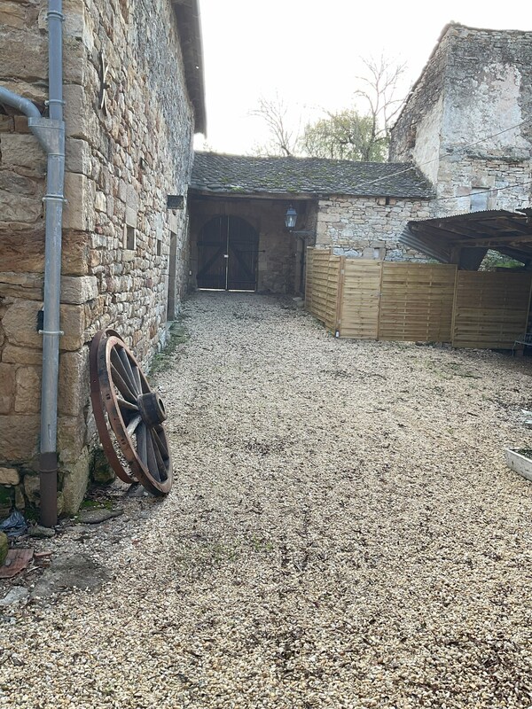 Loca Saiso/vac/séjour : 120 M² Dans Un Corps De Ferme Authentique Et Restauré - Rodez