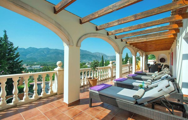 Contemporary Villa In Quiet Setting, Walking Distance To A  Large Village - Pego