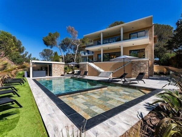 Appart Hotel | 2 Bedrooms | Parking | Swimming Pool - Fréjus