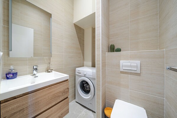 1-br Monaco Apartment - 1 Minute To Monaco - Mónaco