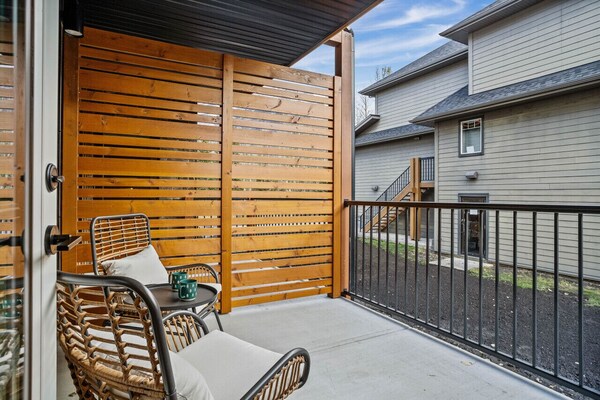 King Bed| Heated Outdoor Pool | Hot Tub | Bbq - Canmore