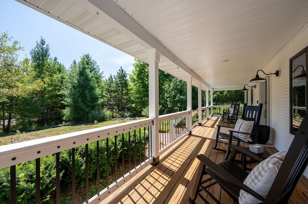 Birch Grove: 4 Bed, 3 Bath, Large Deck On 5 Acres - Washington Island, WI