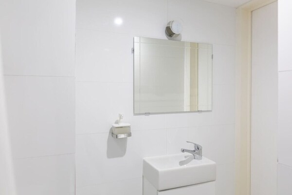 Cozy Duplex In Heart Of Lisbon Bairro Alto - Almada