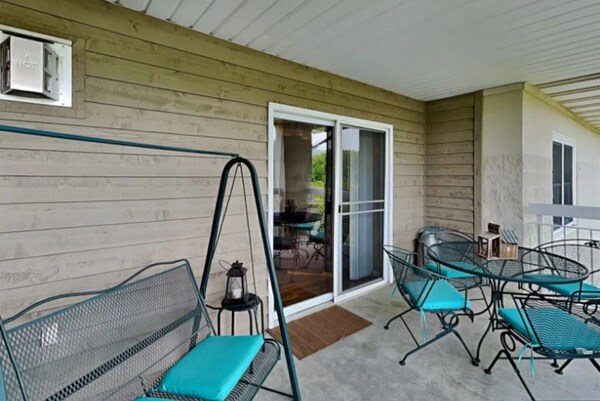 Top Floor | Mtn View | Sleeps 6 | Indoor Pool - Pigeon Forge, TN