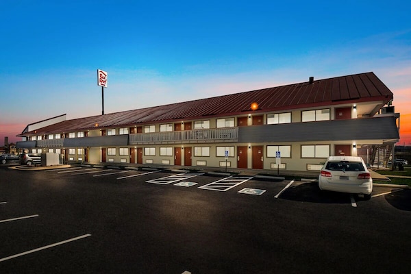 2 Renovated Rooms Perfect For Families, Close To I-75 Exit 5 & Restaurants - Chattanooga, TN