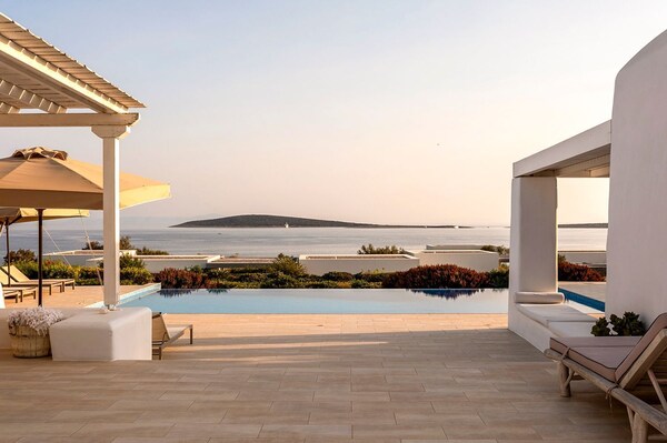 Villa Irina - Five Bedroom Villa, Sleeps 10 - Antiparos