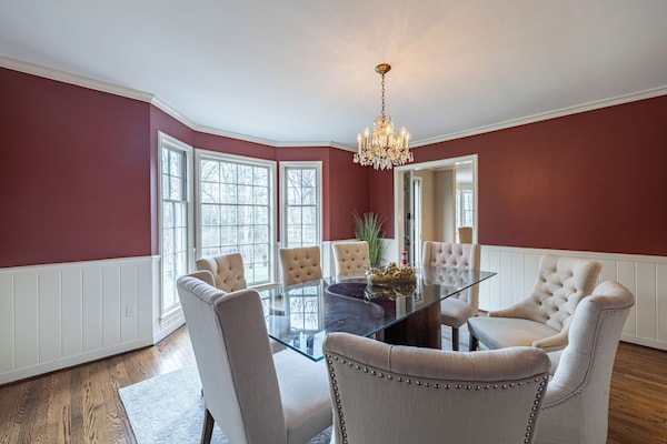 Beautiful Spacious Entire House In Bethesda, Prime Location 7-bedrooms - Washington, D.C.