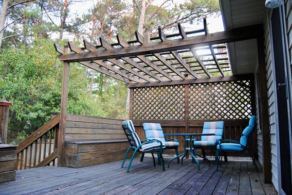Charming 2-bedroom Townhouse In Kennesaw With Single Floor Layout - Kennesaw