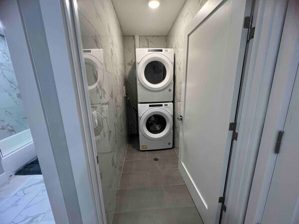 The Homey Suite: 1br With Luxe Amenities - Hawthorne, NJ
