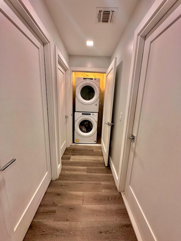 The Modern Suite: 2br With Free Parking - Paterson, NJ